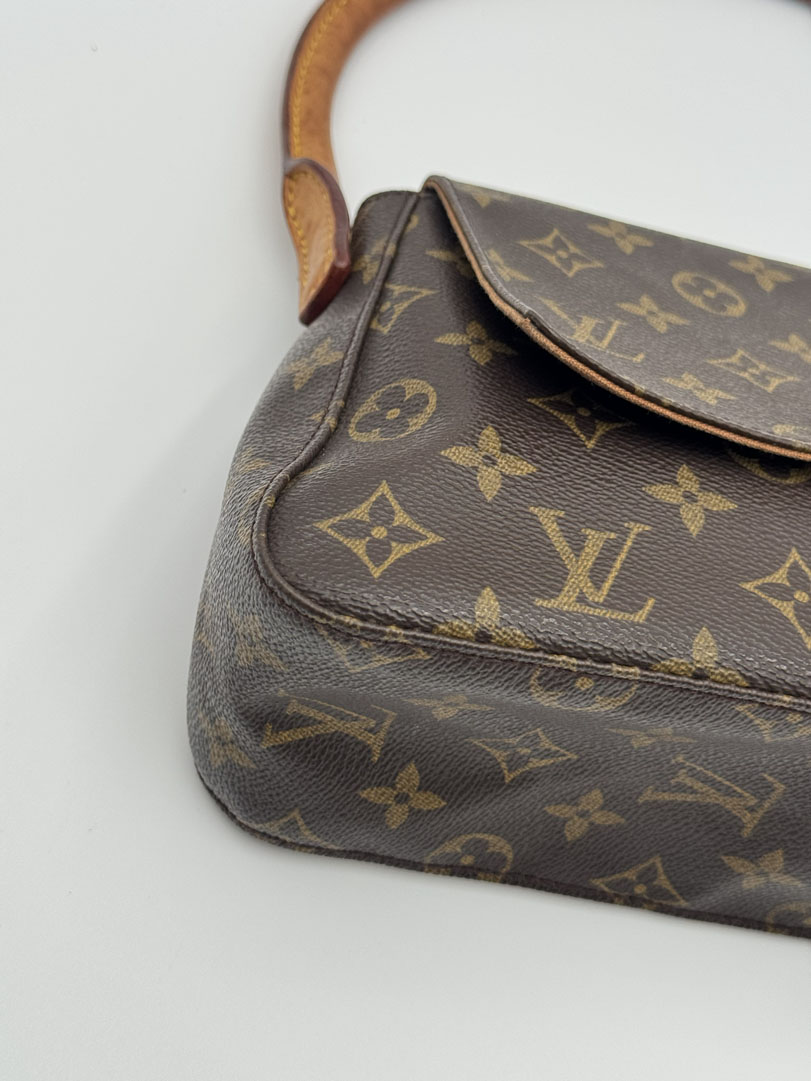 Louis Vuitton Mini Looping - Get Your Designer Bag